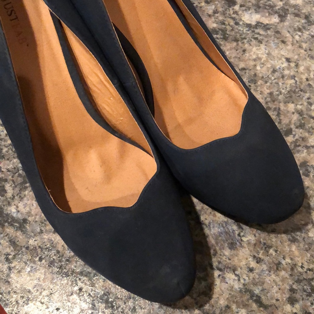Navy Pumps With Hidden Platforms. - Gem